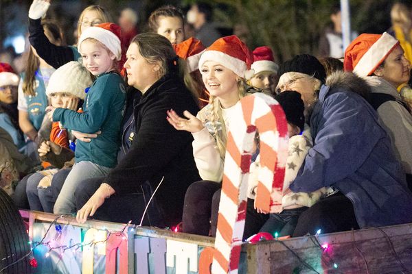 Christmas Parade 2021 Photo Gallery: Girl Scout Troop 672 – The Kerr ...