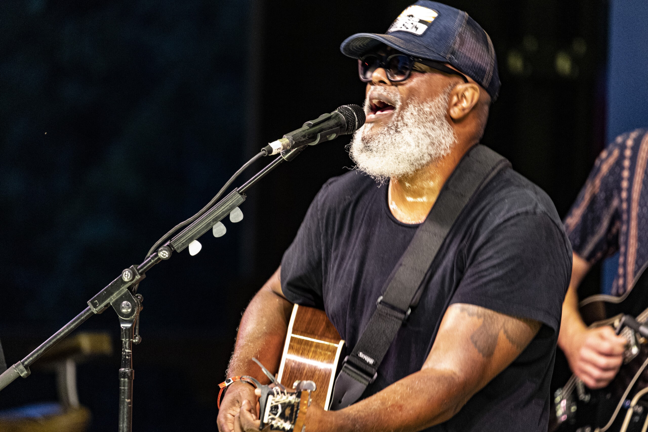 Photo gallery: Ray Prim Band lights up Folk Festival – The Kerr County Lead