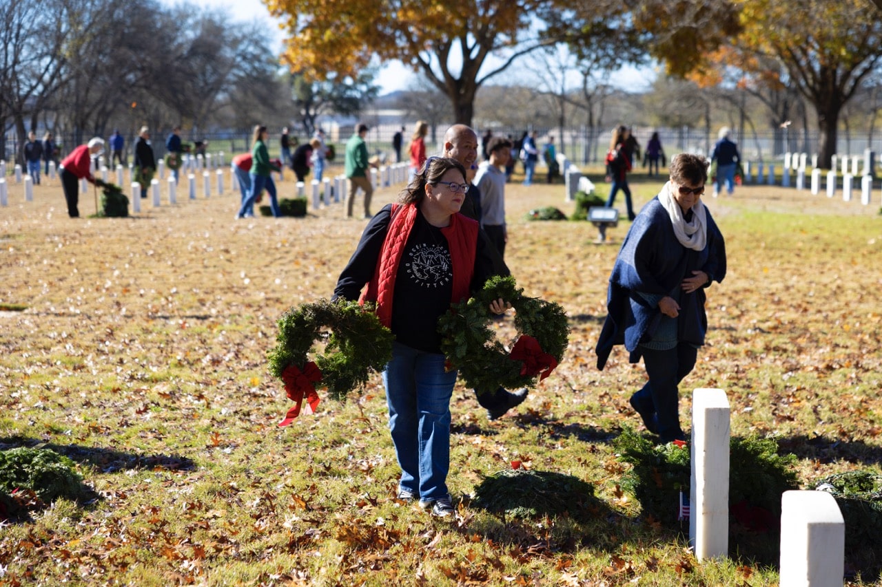 Photo gallery: Wreaths Across America at Kerrville National Cemetery ...
